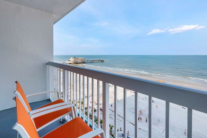 Comfort Inn & Suites Daytona Beach Oceanfront Daytona Beach ...