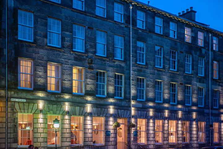 Ten Hill Place Edinburgh | Bookonline.com