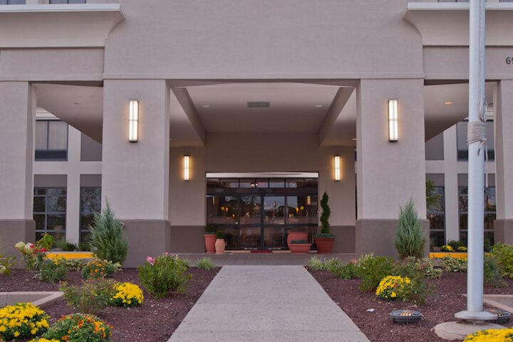 Hampton Inn by Hilton Shelton Shelton | Bookonline.com
