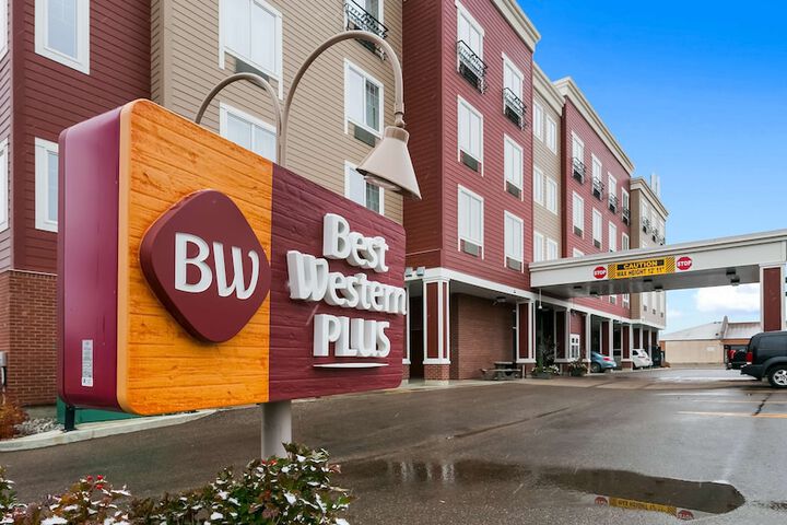 Best Western Plus Chateau Inn Sylvan Lake Sylvan Lake | Bookonline.com