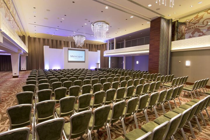 Mercure Cardiff Holland House Hotel & Spa Cardiff | Bookonline.com