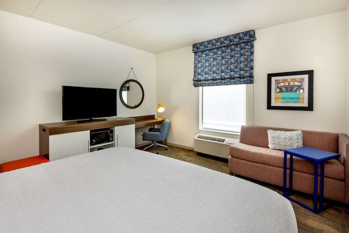 Hampton Inn Baltimore Bayview Campus Baltimore | Bookonline.com