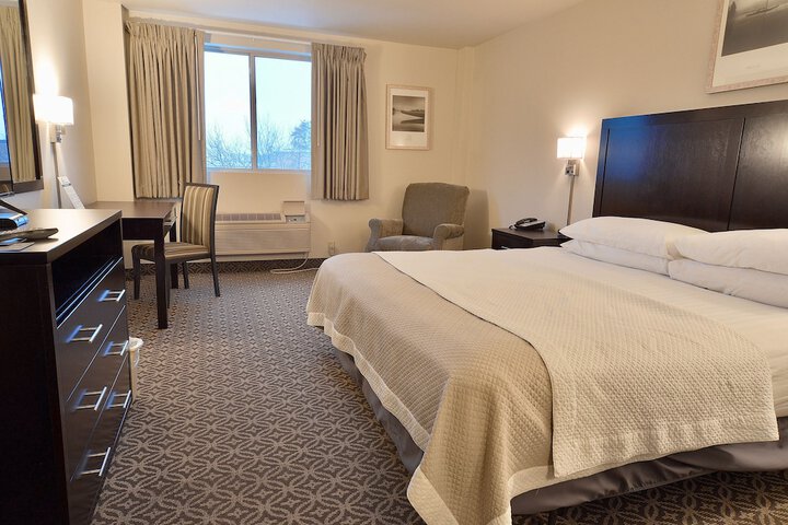 The Madison Inn by Riversage Spokane | Bookonline.com