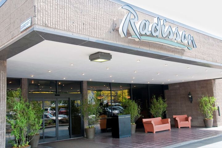 Radisson Hotel Corning Corning | Bookonline.com