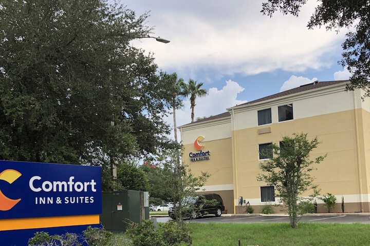 Comfort Inn & Suites DeLand near University DeLand | Bookonline.com