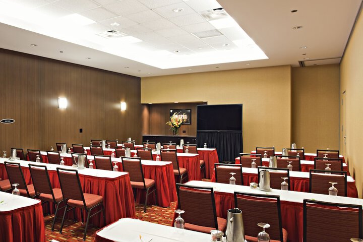 Courtyard by Marriott Chicago Magnificent Mile Chicago | Bookonline.com