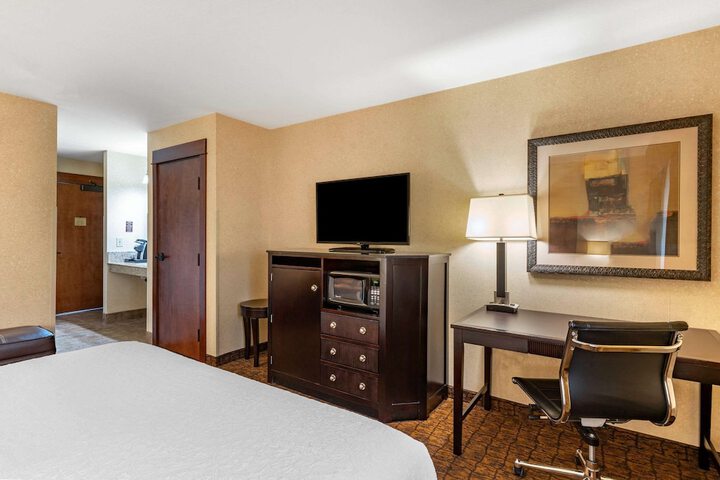 Lloyd Hotel Astoria Bayfront Ascend Hotel Collection Astoria ...