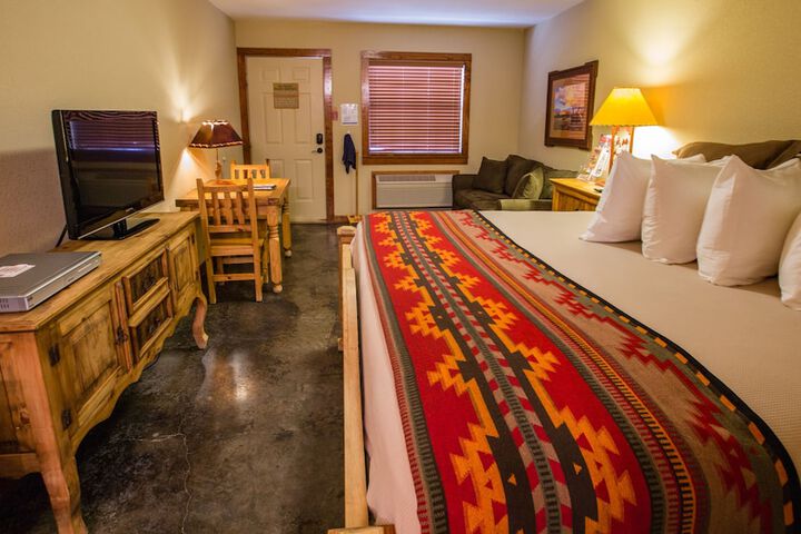 NRS Guest Ranch Decatur | Bookonline.com