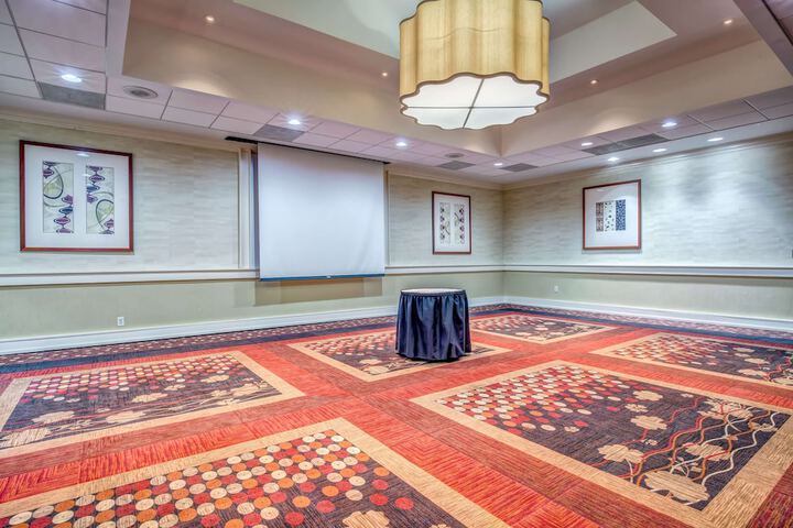Embassy Suites Memphis Memphis | Bookonline.com