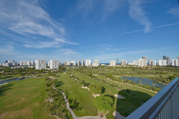 JW Marriott Turnberry Resort & Spa Aventura | Bookonline.com