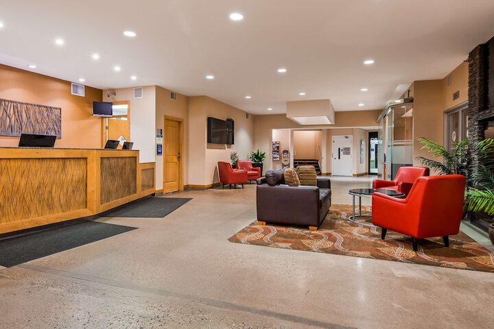 Best Western Plus Kelowna Hotel & Suites Kelowna | Bookonline.com