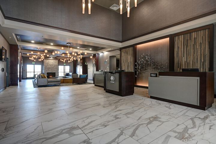 DoubleTree by Hilton Denver International Airport Denver | Bookonline.com