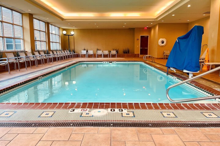 Hotel Topeka at City Center Topeka | Bookonline.com