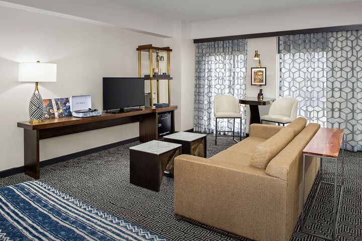 The Troubadour Hotel New Orleans Tapestry Collection by Hilton New ...