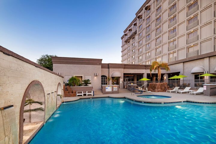 DoubleTree by Hilton Phoenix Mesa Mesa | Bookonline.com
