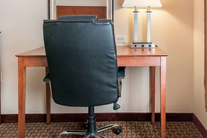 Quality Inn Near Interstate I94 New Buffalo | Bookonline.com