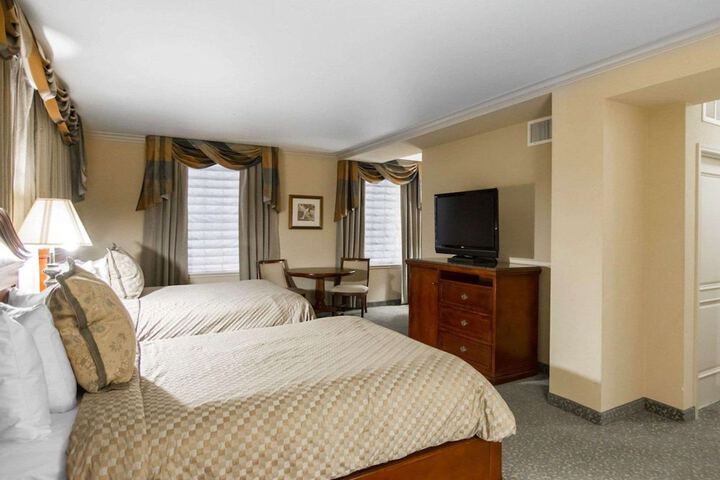 Liberty Hotel Ascend Hotel Collection Cleburne | Bookonline.com