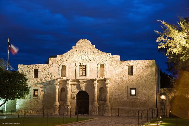 Hilton Palacio Del Rio San Antonio | Bookonline.com