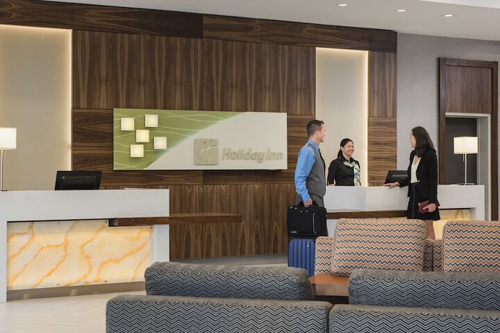 Holiday Inn Winnipeg South an IHG Hotel Winnipeg | Bookonline.com