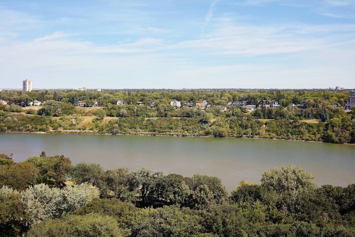 Delta Hotels by Marriott Saskatoon Downtown Saskatoon | Bookonline.com