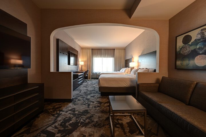 DoubleTree by Hilton Denver International Airport Denver | Bookonline.com
