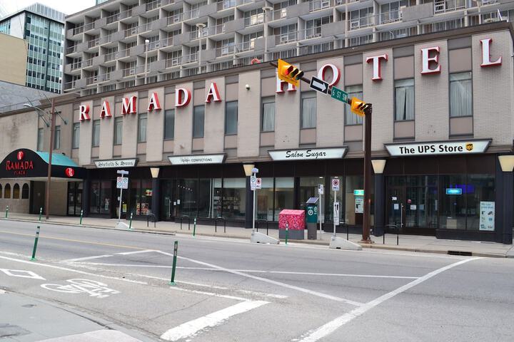 Ramada Plaza by Wyndham Calgary Downtown Calgary | Bookonline.com
