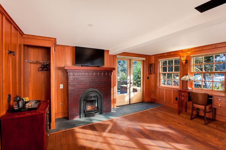 Noyo Harbor Inn Restaurant&Tavern Fort Bragg | Bookonline.com