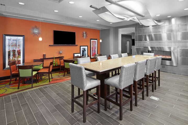 Hampton Inn by Hilton Calgary Airport North Calgary | Bookonline.com