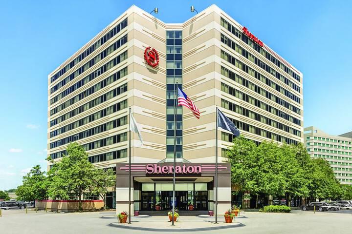 Sheraton Suites Chicago OHare Rosemont | Bookonline.com