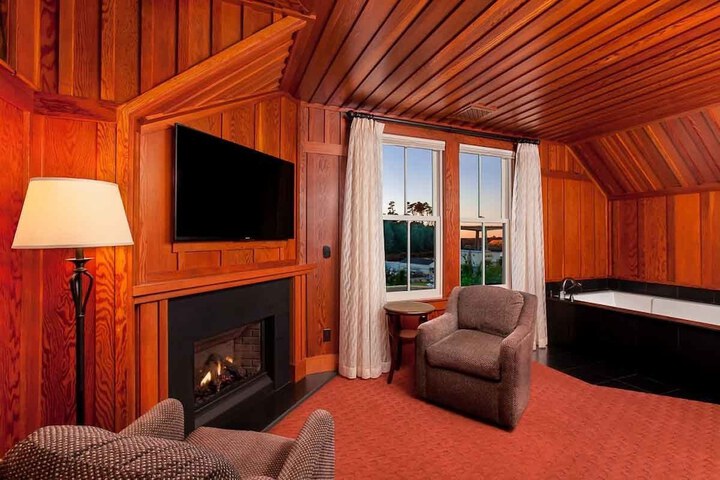 Noyo Harbor Inn Restaurant&Tavern Fort Bragg | Bookonline.com