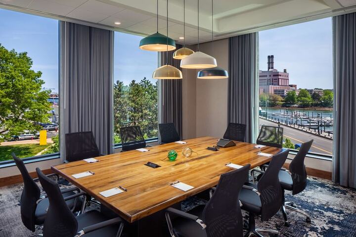 Hampton Inn Boston Seaport District Boston | Bookonline.com