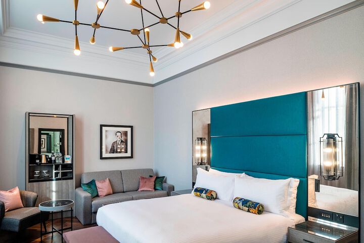 The Dixon Autograph Collection London | Bookonline.com