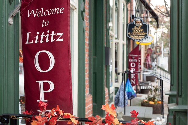 The Wilbur Lititz Tapestry Collection by Hilton Lititz | Bookonline.com