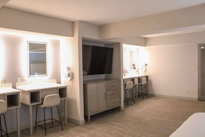 DoubleTree by Hilton Phoenix Mesa Mesa | Bookonline.com