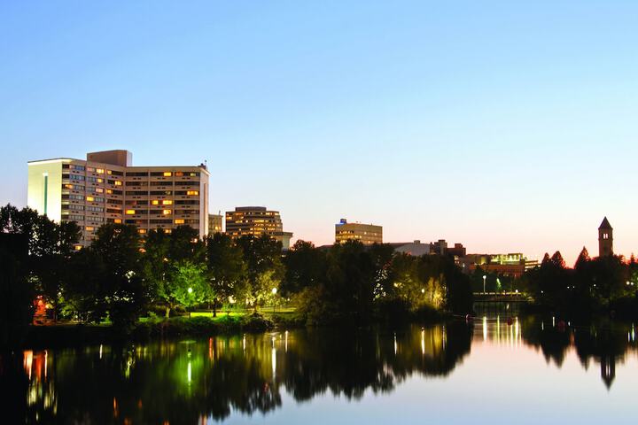 DoubleTree by Hilton Spokane City Center Spokane | Bookonline.com