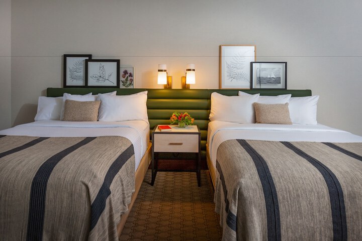 The Ingleside Hotel Pewaukee | Bookonline.com