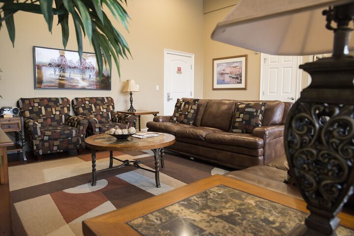 Riverwalk Place Resort & Spa Gladwin | Bookonline.com