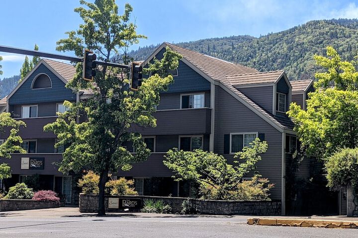 The Bards Inn BW Signature Collection by Best Western Ashland ...