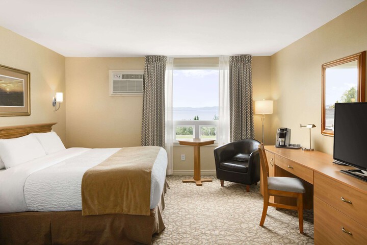 Days Inn by Wyndham Riviere Du Loup Rivière-du-Loup | Bookonline.com