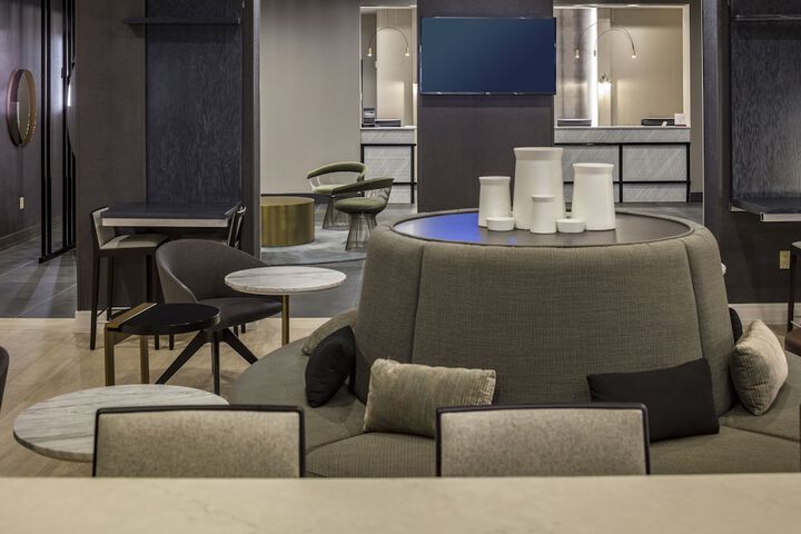 Doubletree by Hilton Boston Logan Airport Chelsea Chelsea | Bookonline.com