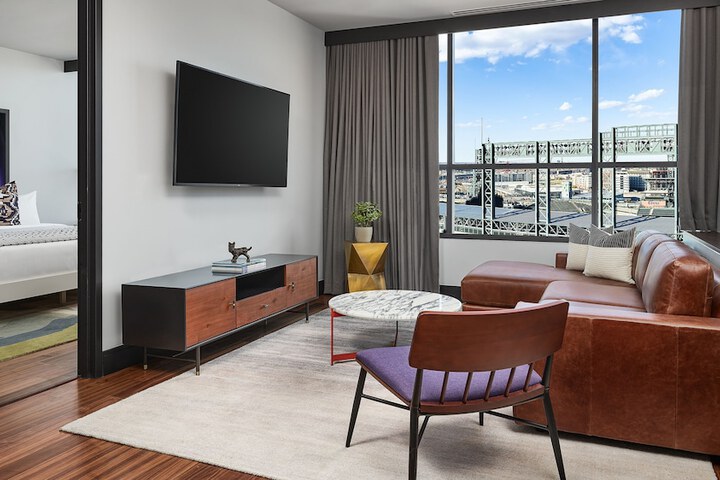 The Rally Hotel at McGregor Square Denver | Bookonline.com