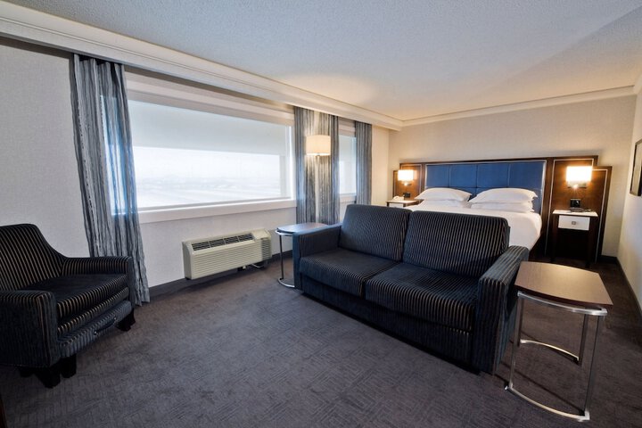 Sheraton Laval Hotel Laval | Bookonline.com