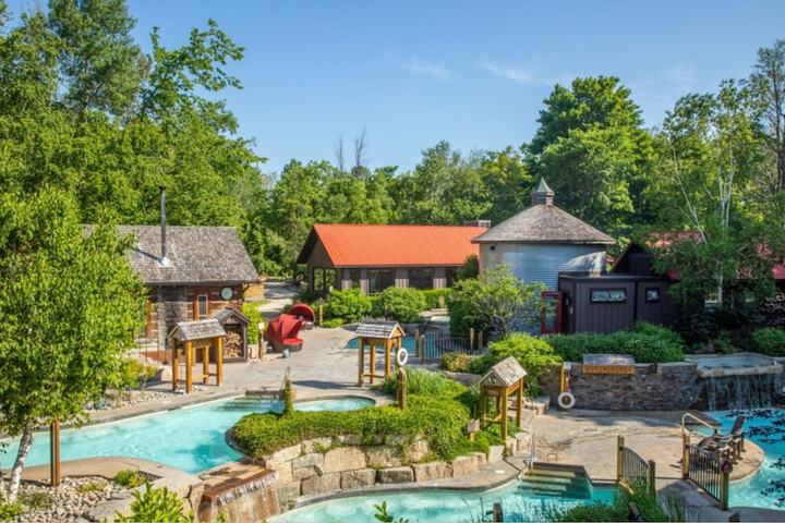 Holiday Inn Express & Suites Collingwood an IHG Hotel Collingwood ...