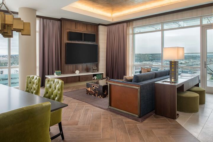 Embassy Suites by Hilton Seattle Downtown Pioneer Square Seattle ...