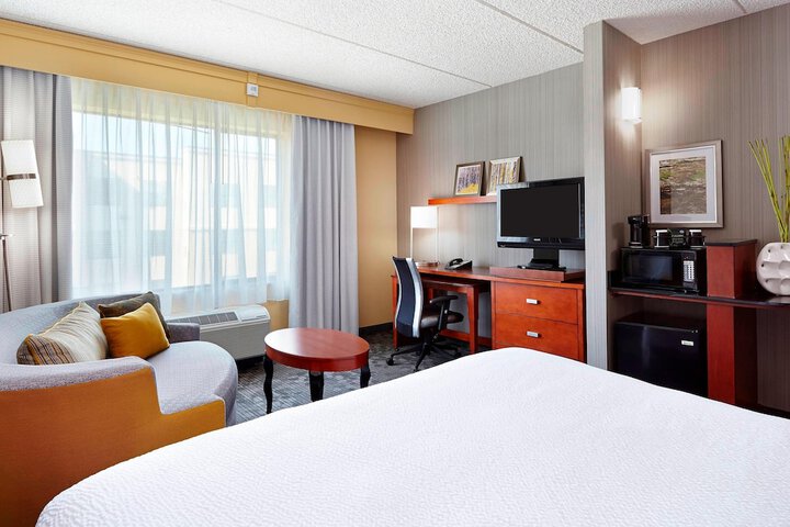 Courtyard by Marriott Phoenix North / Happy Valley Phoenix | Bookonline.com