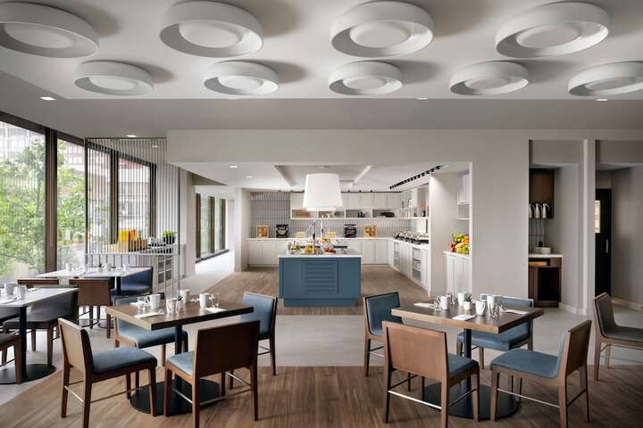 Hyatt Place Montreal Downtown Montreal | Bookonline.com