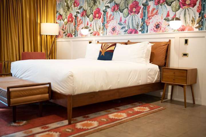 Rise Uptown Hotel Phoenix | Bookonline.com