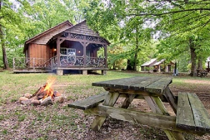 The Smokehouse Lodge and Cabins Monteagle | Bookonline.com