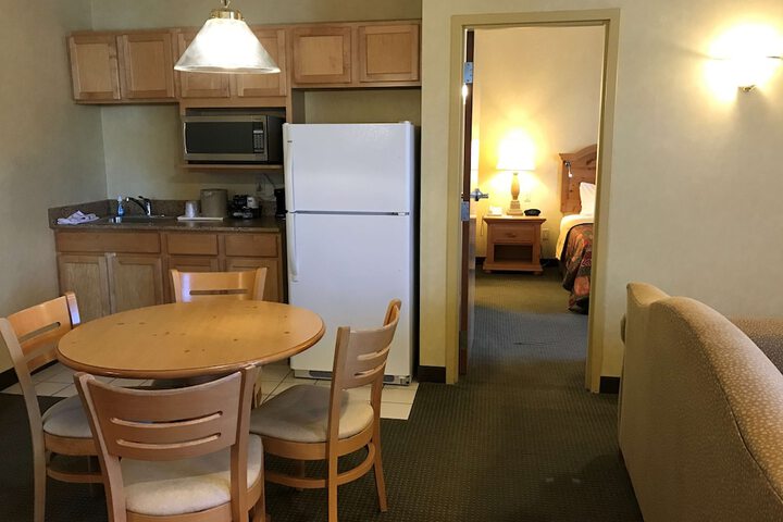 Best Western Plus Revere Inn & Suites Paradise | Bookonline.com