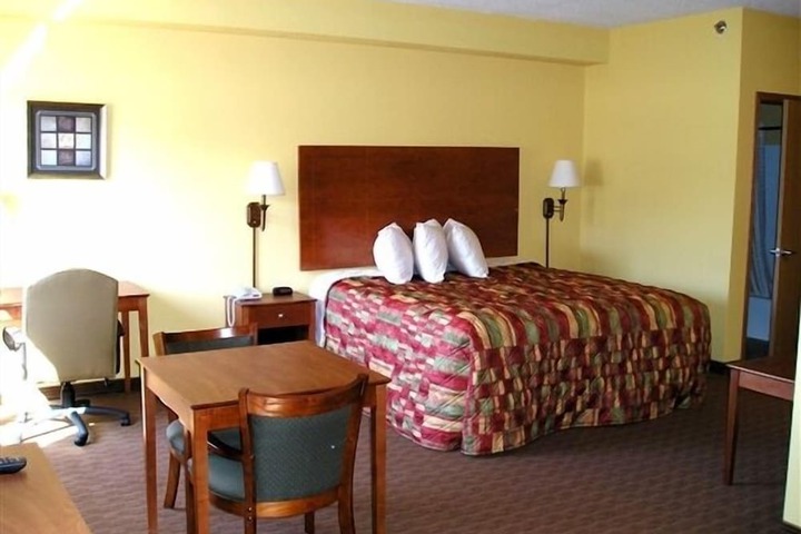Belva Deer Inn Sigourney | Bookonline.com